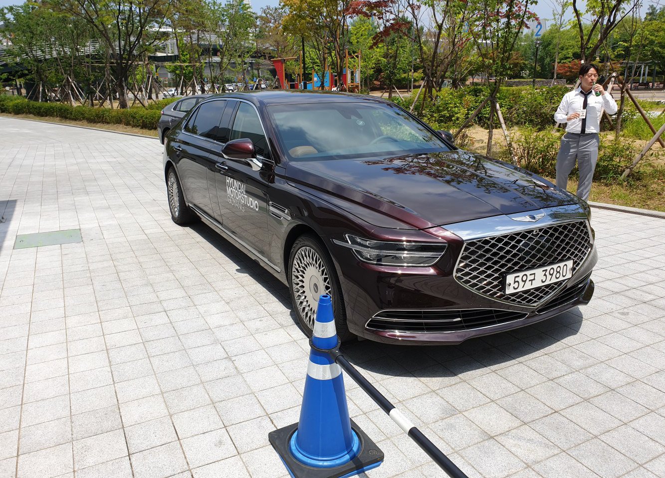 Genesis G90/EQ900 technical specifications and fuel economy